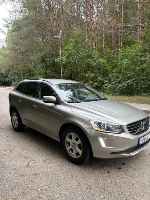 Pelēks Volvo XC60 2014 Viļņa, ar dzinēja tilpumu 2.40 L un nobraukumu 299 tūkst. km par 10900 €, foto 2 vietnē AUTOMOTO.COM.LV