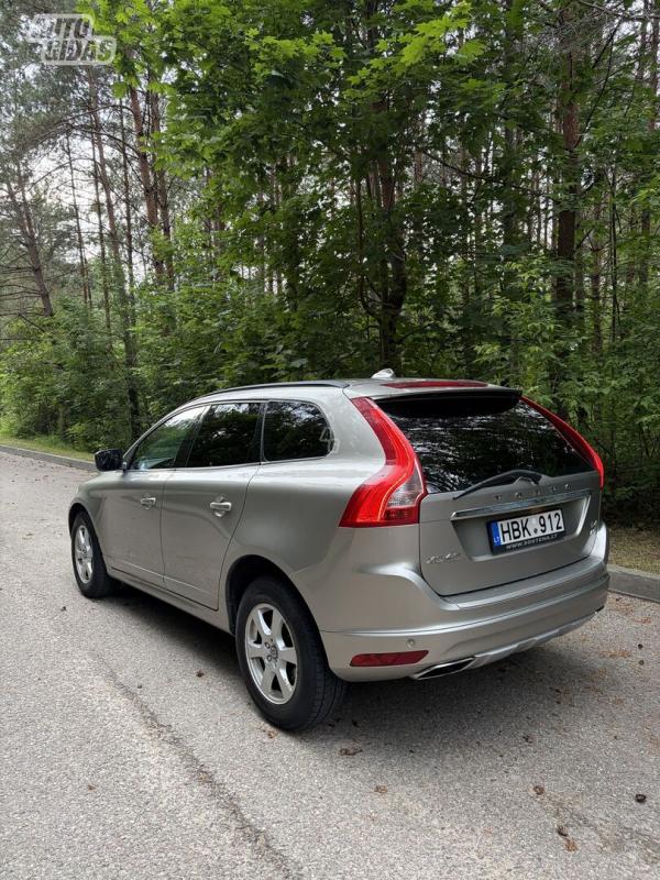 Pelēks Volvo XC60 2014 Viļņa, ar dzinēja tilpumu 2.40 L un nobraukumu 299 tūkst. km par 10900 €, foto 3 vietnē AUTOMOTO.COM.LV