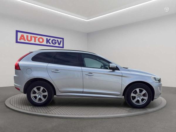 Grey Volvo XC60 2014 in Kaunas, with an engine capacity of 2.00 L and mileage of 365 thousand km for 8499 €, photo 6 on AUTOMOTO.COM.LV