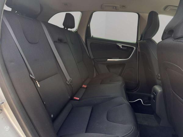 Grey Volvo XC60 2014 in Kaunas, with an engine capacity of 2.00 L and mileage of 365 thousand km for 8499 €, photo 9 on AUTOMOTO.COM.LV