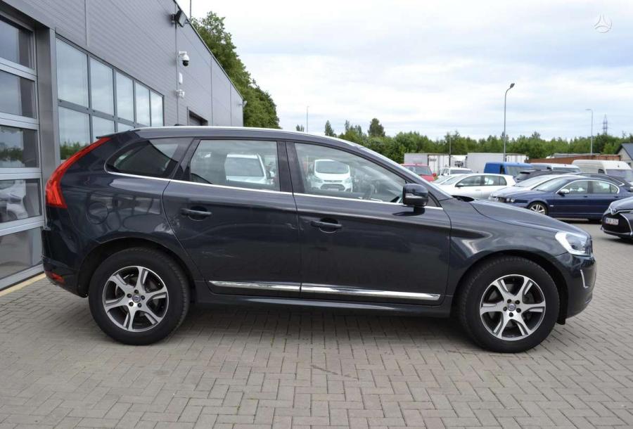 Grey Volvo XC60 2014 in Vilnius, with an engine capacity of 2.40 L and mileage of 144 thousand km for 13000 €, photo 6 on AUTOMOTO.COM.LV