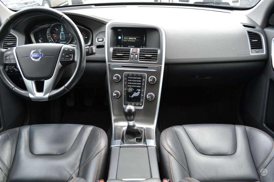 Grey Volvo XC60 2014 in Vilnius, with an engine capacity of 2.40 L and mileage of 144 thousand km for 13000 €, photo 14 on AUTOMOTO.COM.LV
