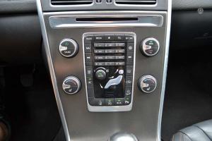 Grey Volvo XC60 2014 in Vilnius, with an engine capacity of 2.40 L and mileage of 144 thousand km for 13000 €, photo 25 on AUTOMOTO.COM.LV
