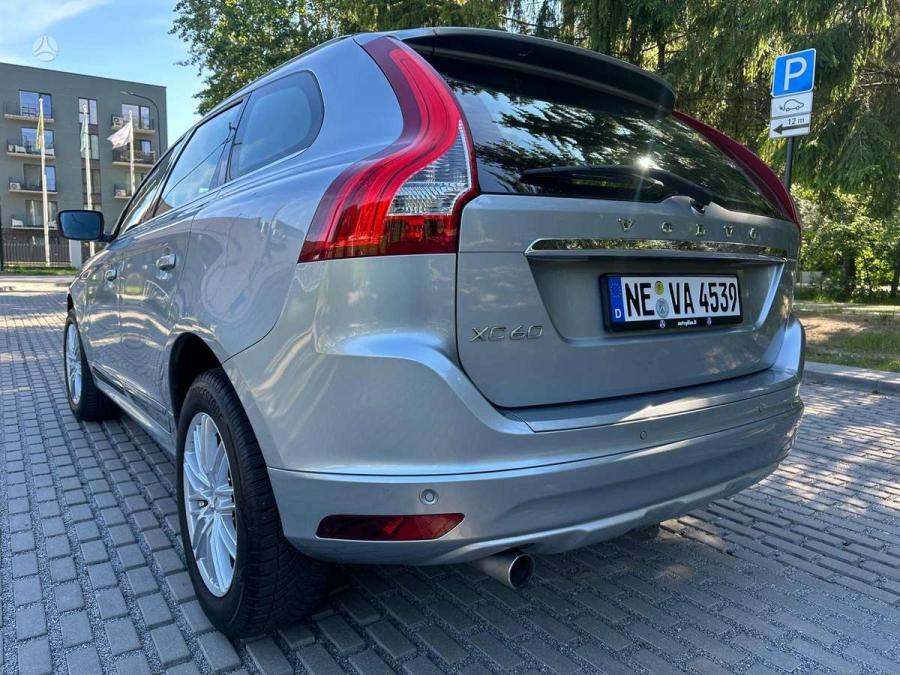 Grey Volvo XC60 2014 in Vilnius, with an engine capacity of 1.98 L and mileage of 247 thousand km for 12500 €, photo 6 on AUTOMOTO.COM.LV