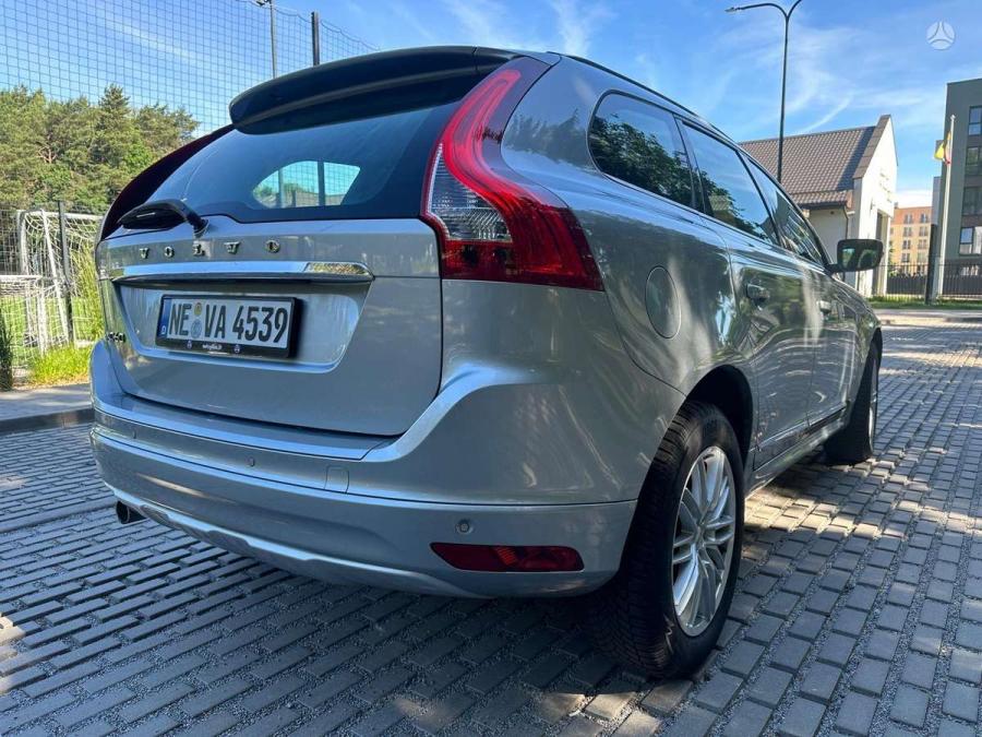 Grey Volvo XC60 2014 in Vilnius, with an engine capacity of 1.98 L and mileage of 247 thousand km for 12500 €, photo 9 on AUTOMOTO.COM.LV