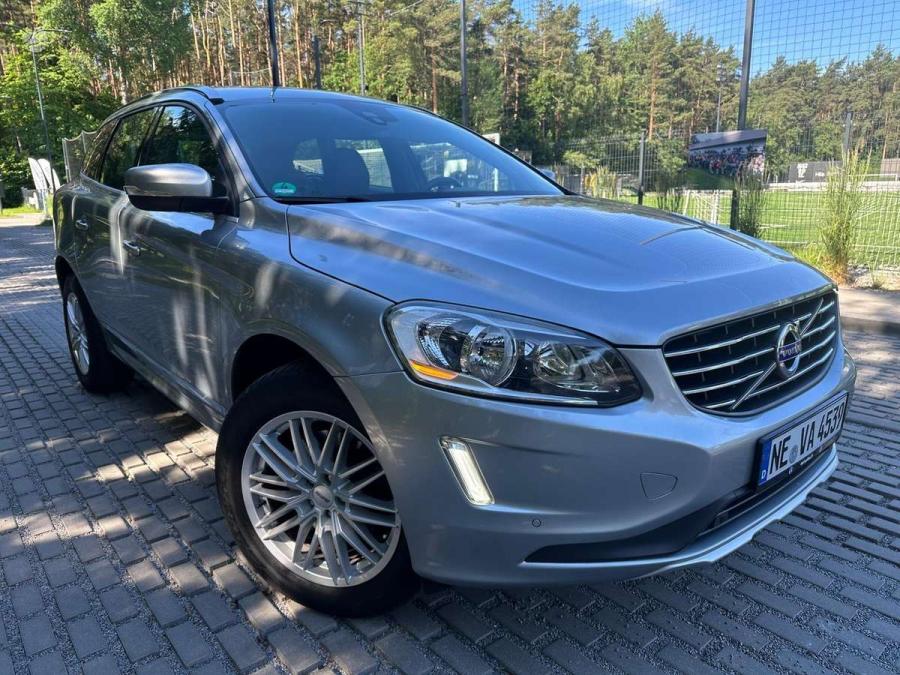 Grey Volvo XC60 2014 in Vilnius, with an engine capacity of 1.98 L and mileage of 247 thousand km for 12500 €, photo 13 on AUTOMOTO.COM.LV