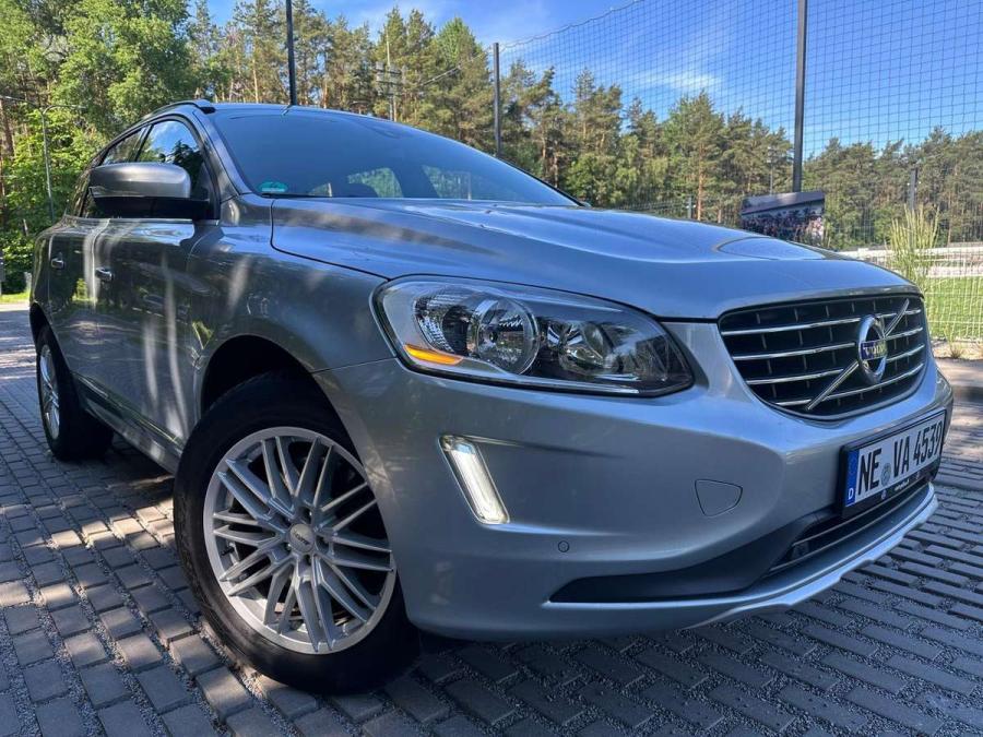 Grey Volvo XC60 2014 in Vilnius, with an engine capacity of 1.98 L and mileage of 247 thousand km for 12500 €, photo 14 on AUTOMOTO.COM.LV