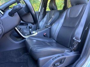 Grey Volvo XC60 2014 in Vilnius, with an engine capacity of 1.98 L and mileage of 247 thousand km for 12500 €, photo 23 on AUTOMOTO.COM.LV