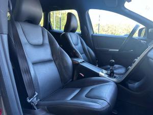 Grey Volvo XC60 2014 in Vilnius, with an engine capacity of 1.98 L and mileage of 247 thousand km for 12500 €, photo 24 on AUTOMOTO.COM.LV