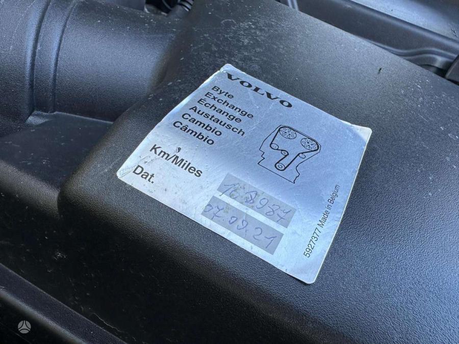 Grey Volvo XC60 2014 in Vilnius, with an engine capacity of 1.98 L and mileage of 247 thousand km for 12500 €, photo 42 on AUTOMOTO.COM.LV