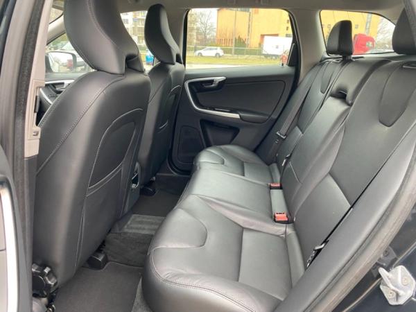 Grey Volvo XC60 2014 in Riga, with an engine capacity of 2.00 L and mileage of 252 thousand km for 13750 €, photo 8 on AUTOMOTO.COM.LV