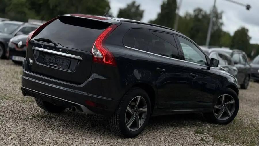 Pelēks Volvo XC60 2014 Jelgava, ar dzinēja tilpumu 2.40 L un nobraukumu 248 tūkst. km par 14990 €, foto 4 vietnē AUTOMOTO.COM.LV