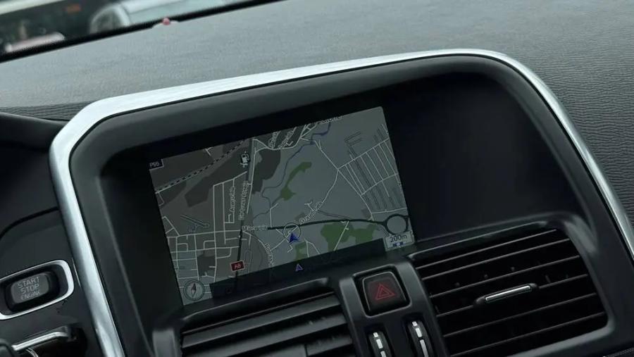 Pelēks Volvo XC60 2014 Jelgava, ar dzinēja tilpumu 2.40 L un nobraukumu 248 tūkst. km par 14990 €, foto 21 vietnē AUTOMOTO.COM.LV