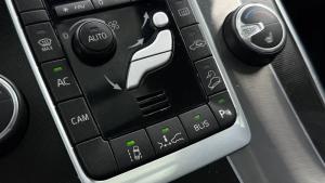 Pelēks Volvo XC60 2014 Jelgava, ar dzinēja tilpumu 2.40 L un nobraukumu 248 tūkst. km par 14990 €, foto 26 vietnē AUTOMOTO.COM.LV