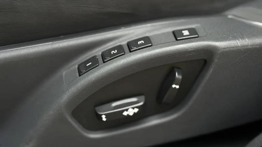 Pelēks Volvo XC60 2014 Jelgava, ar dzinēja tilpumu 2.40 L un nobraukumu 248 tūkst. km par 14990 €, foto 32 vietnē AUTOMOTO.COM.LV