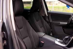 Grey Volvo XC60 2014 in Riga, with an engine capacity of 2.00 L and mileage of 0 thousand km for 10995 €, photo 17 on AUTOMOTO.COM.LV
