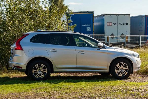 Pelēks Volvo XC60 2014 Rīga, ar dzinēja tilpumu 2.00 L un nobraukumu 230 tūkst. km par 10995 €, foto 7 vietnē AUTOMOTO.COM.LV