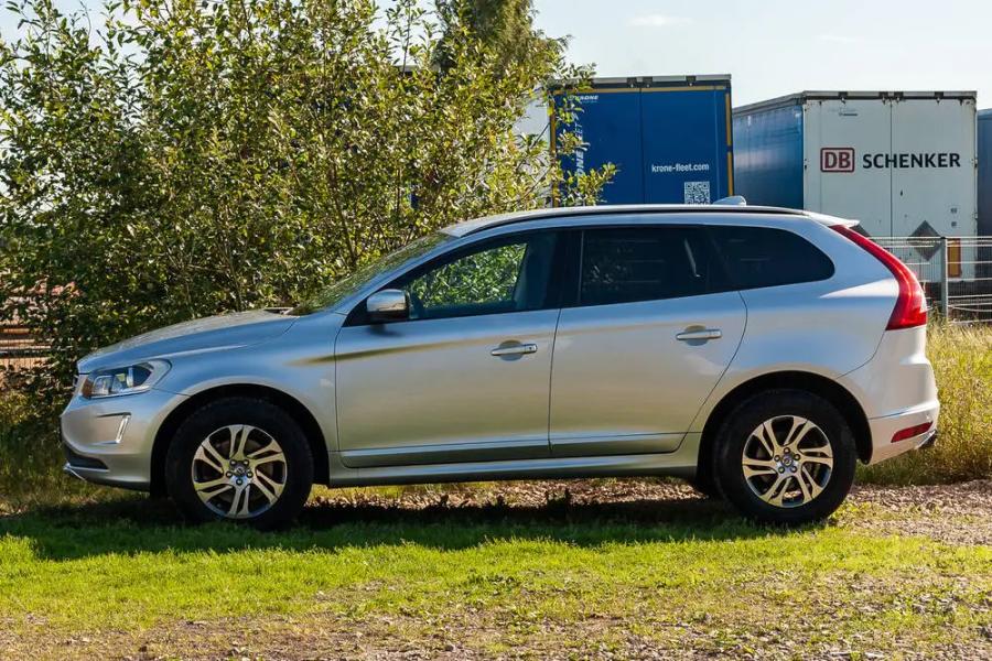 Pelēks Volvo XC60 2014 Rīga, ar dzinēja tilpumu 2.00 L un nobraukumu 230 tūkst. km par 10995 €, foto 9 vietnē AUTOMOTO.COM.LV