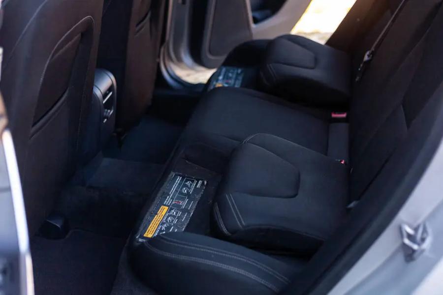 Pelēks Volvo XC60 2014 Rīga, ar dzinēja tilpumu 2.00 L un nobraukumu 230 tūkst. km par 10995 €, foto 18 vietnē AUTOMOTO.COM.LV
