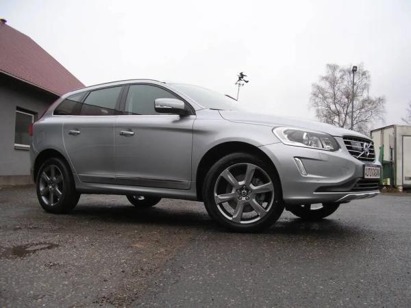 Grey Volvo XC60 2014 in Sigulda, with an engine capacity of 2.40 L and mileage of 205 thousand km for 14990 €, photo 2 on AUTOMOTO.COM.LV