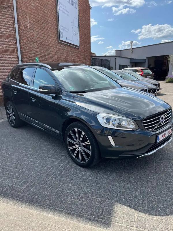 Pelēks Volvo XC60 2014 Rīga, ar dzinēja tilpumu 2.00 L un nobraukumu 214 tūkst. km par 12995 €, foto 1 vietnē AUTOMOTO.COM.LV