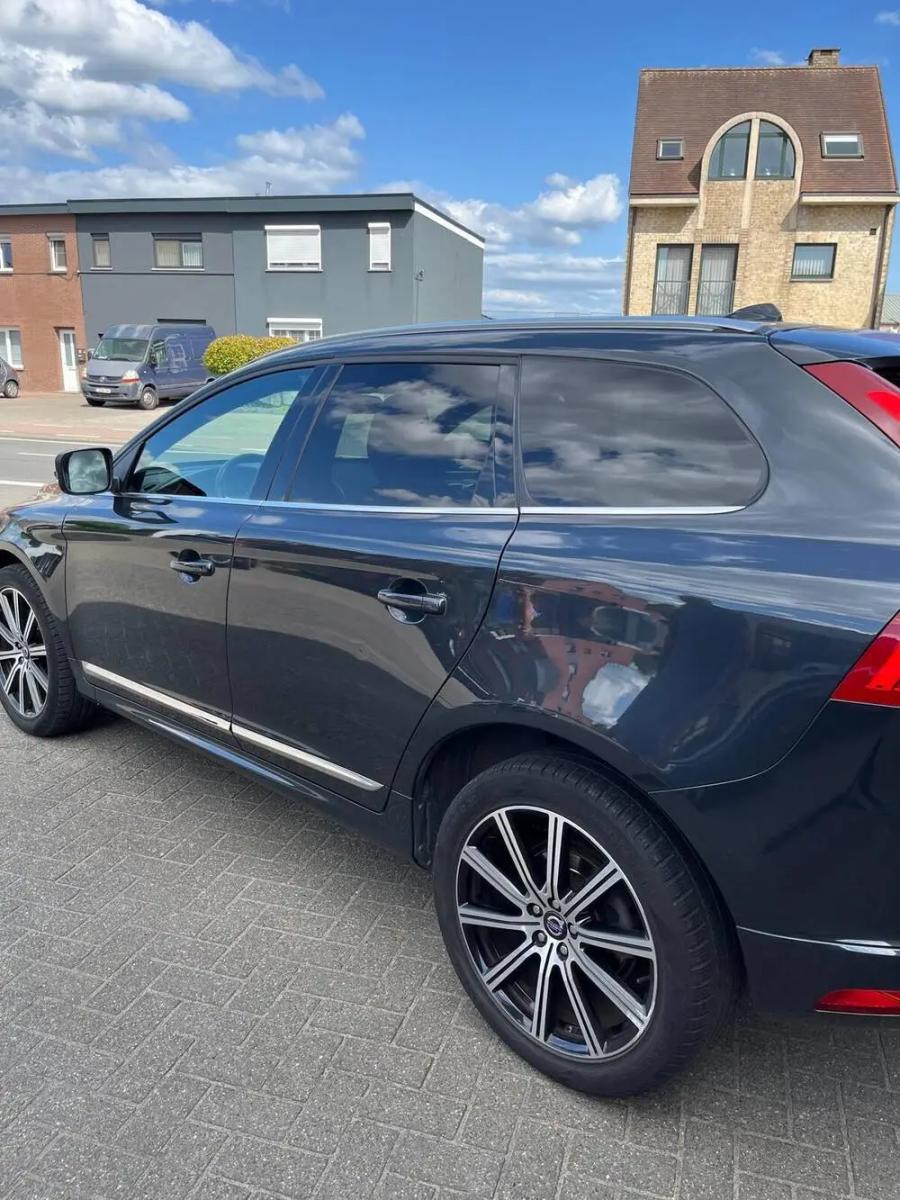 Pelēks Volvo XC60 2014 Rīga, ar dzinēja tilpumu 2.00 L un nobraukumu 214 tūkst. km par 12995 €, foto 3 vietnē AUTOMOTO.COM.LV