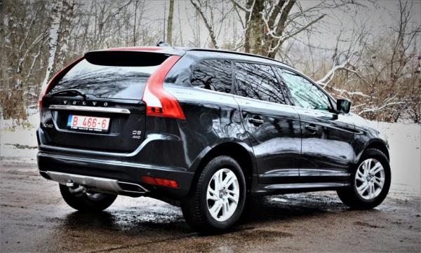 Pelēks Volvo XC60 2014 Rīga, ar dzinēja tilpumu 2.40 L un nobraukumu 247 tūkst. km par 12790 €, foto 5 vietnē AUTOMOTO.COM.LV