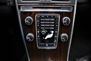 Pelēks Volvo XC60 2014 Rīga, ar dzinēja tilpumu 2.40 L un nobraukumu 247 tūkst. km par 12790 €, foto 11 vietnē AUTOMOTO.COM.LV
