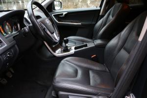 Pelēks Volvo XC60 2014 Rīga, ar dzinēja tilpumu 2.40 L un nobraukumu 247 tūkst. km par 12790 €, foto 13 vietnē AUTOMOTO.COM.LV