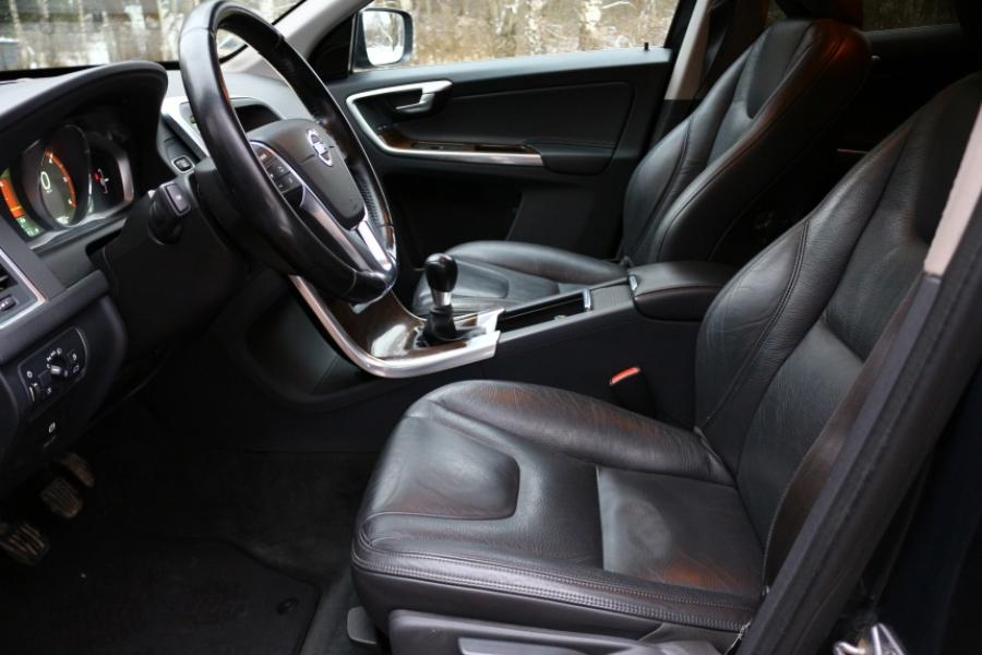Pelēks Volvo XC60 2014 Rīga, ar dzinēja tilpumu 2.40 L un nobraukumu 247 tūkst. km par 12790 €, foto 13 vietnē AUTOMOTO.COM.LV