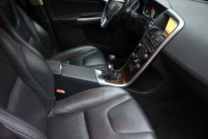 Pelēks Volvo XC60 2014 Rīga, ar dzinēja tilpumu 2.40 L un nobraukumu 247 tūkst. km par 12790 €, foto 18 vietnē AUTOMOTO.COM.LV