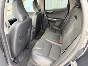 Pelēks Volvo XC60 2014 Rīga, ar dzinēja tilpumu 2.40 L un nobraukumu 203 tūkst. km par 14995 €, foto 4 vietnē AUTOMOTO.COM.LV
