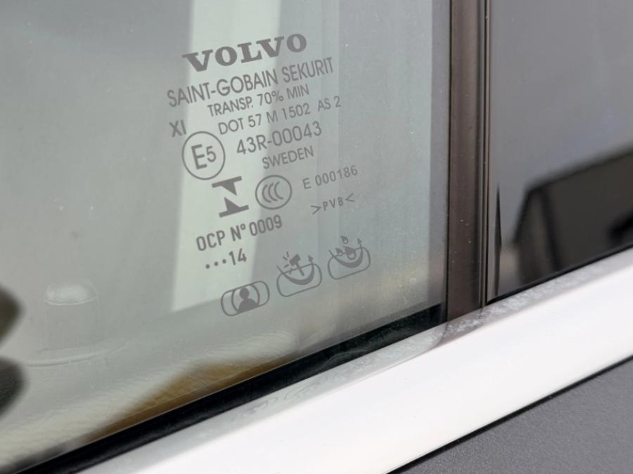 Pelēks Volvo XC60 2014 Rīga, ar dzinēja tilpumu 2.40 L un nobraukumu 203 tūkst. km par 14995 €, foto 7 vietnē AUTOMOTO.COM.LV