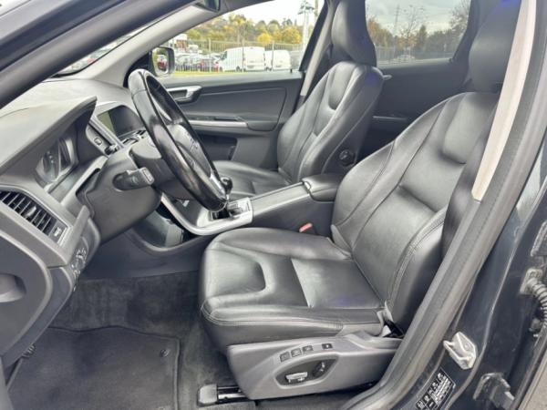 Pelēks Volvo XC60 2014 Rīga, ar dzinēja tilpumu 2.40 L un nobraukumu 203 tūkst. km par 14995 €, foto 9 vietnē AUTOMOTO.COM.LV