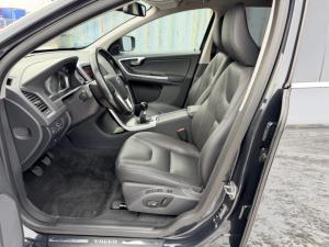 Pelēks Volvo XC60 2014 Rīga, ar dzinēja tilpumu 2.40 L un nobraukumu 203 tūkst. km par 14995 €, foto 21 vietnē AUTOMOTO.COM.LV