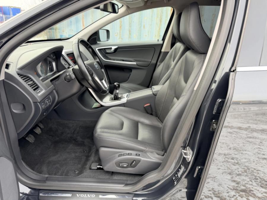 Pelēks Volvo XC60 2014 Rīga, ar dzinēja tilpumu 2.40 L un nobraukumu 203 tūkst. km par 14995 €, foto 21 vietnē AUTOMOTO.COM.LV