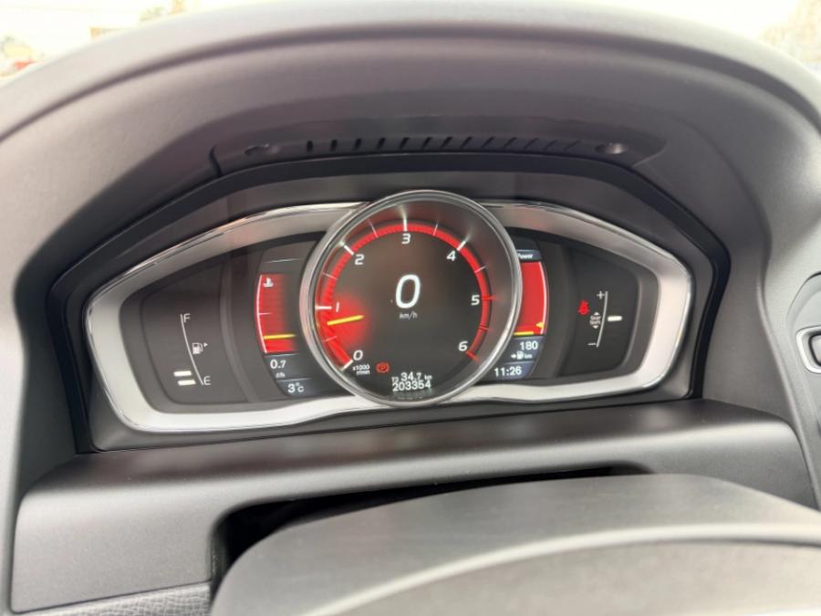 Pelēks Volvo XC60 2014 Rīga, ar dzinēja tilpumu 2.40 L un nobraukumu 203 tūkst. km par 14995 €, foto 22 vietnē AUTOMOTO.COM.LV