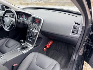 Pelēks Volvo XC60 2014 Rīga, ar dzinēja tilpumu 2.40 L un nobraukumu 203 tūkst. km par 14995 €, foto 26 vietnē AUTOMOTO.COM.LV