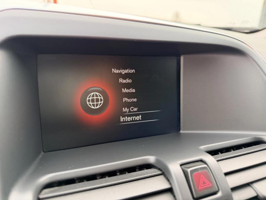 Pelēks Volvo XC60 2014 Rīga, ar dzinēja tilpumu 2.40 L un nobraukumu 203 tūkst. km par 14995 €, foto 29 vietnē AUTOMOTO.COM.LV