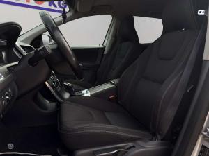 Grey Volvo XC60 2014 in Kaunas, with an engine capacity of 2.00 L and mileage of 365 thousand km for 8499 €, photo 15 on AUTOMOTO.COM.LV