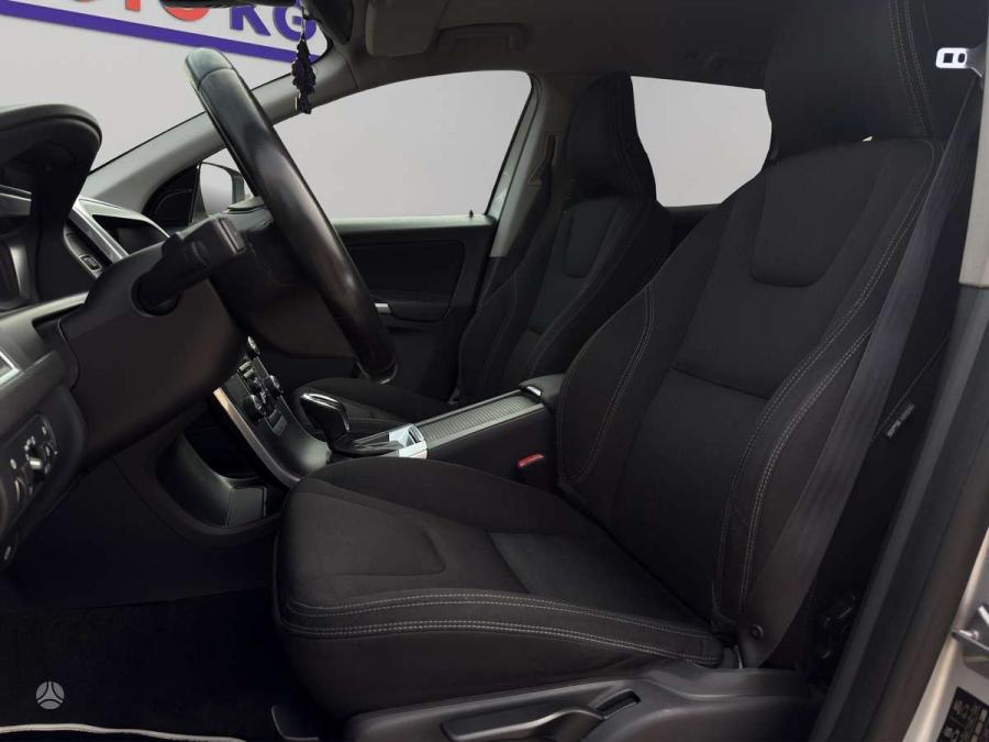 Grey Volvo XC60 2014 in Kaunas, with an engine capacity of 2.00 L and mileage of 365 thousand km for 8499 €, photo 15 on AUTOMOTO.COM.LV