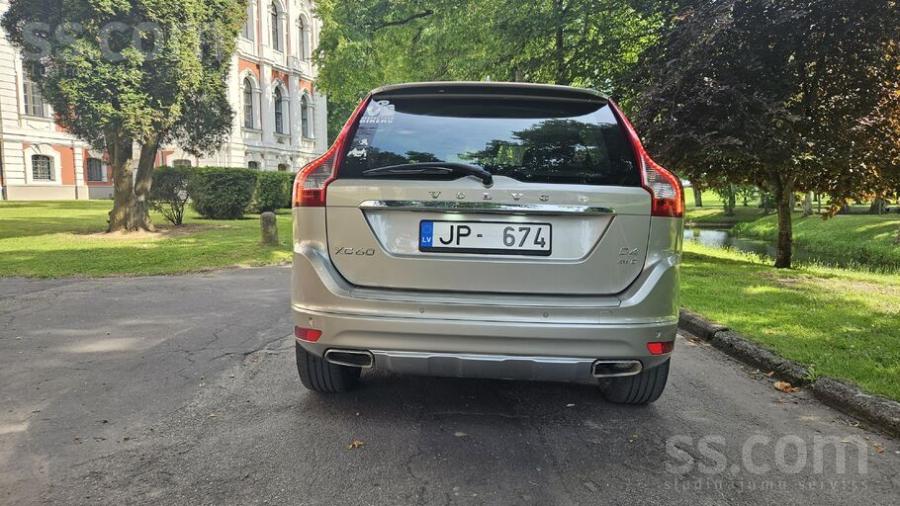 Pelēks Volvo XC60 2014 Jelgava, ar dzinēja tilpumu 2.40 L un nobraukumu 313 tūkst. km par 11500 €, foto 8 vietnē AUTOMOTO.COM.LV