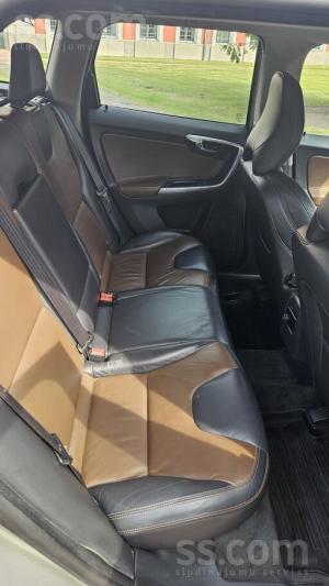 Pelēks Volvo XC60 2014 Jelgava, ar dzinēja tilpumu 2.40 L un nobraukumu 313 tūkst. km par 11500 €, foto 9 vietnē AUTOMOTO.COM.LV