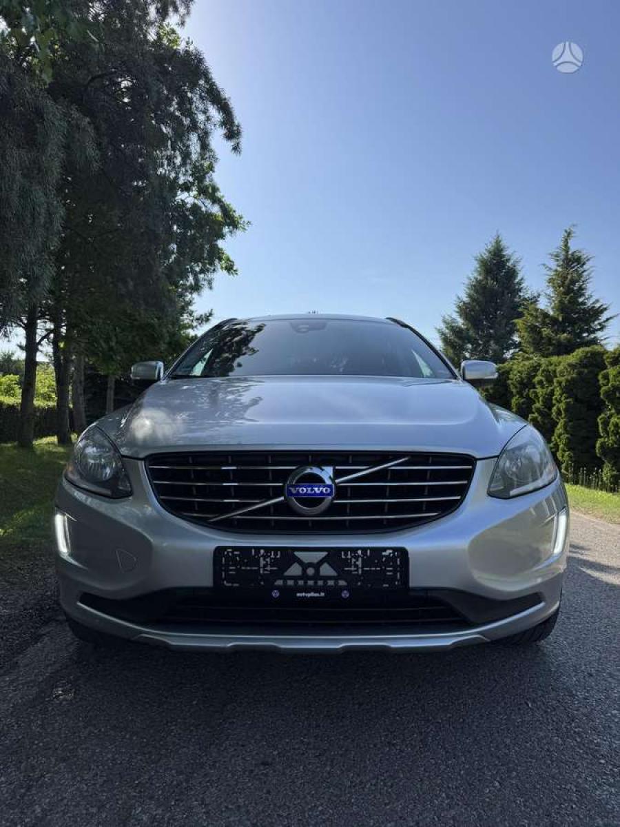Grey Volvo XC60 2014 in Alytus, with an engine capacity of 1.98 L and mileage of 253 thousand km for 7499 €, photo 3 on AUTOMOTO.COM.LV