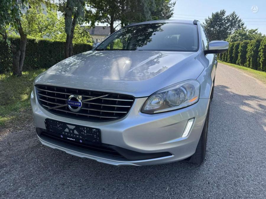 Grey Volvo XC60 2014 in Alytus, with an engine capacity of 1.98 L and mileage of 253 thousand km for 7499 €, photo 4 on AUTOMOTO.COM.LV