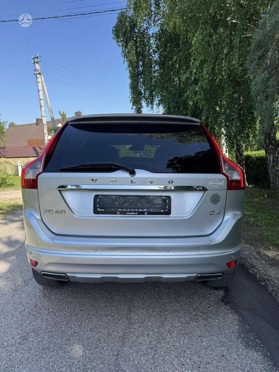 Grey Volvo XC60 2014 in Alytus, with an engine capacity of 1.98 L and mileage of 253 thousand km for 7499 €, photo 9 on AUTOMOTO.COM.LV