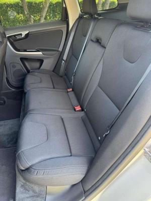 Grey Volvo XC60 2014 in Alytus, with an engine capacity of 1.98 L and mileage of 253 thousand km for 7499 €, photo 16 on AUTOMOTO.COM.LV