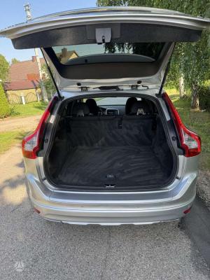 Grey Volvo XC60 2014 in Alytus, with an engine capacity of 1.98 L and mileage of 253 thousand km for 7499 €, photo 18 on AUTOMOTO.COM.LV