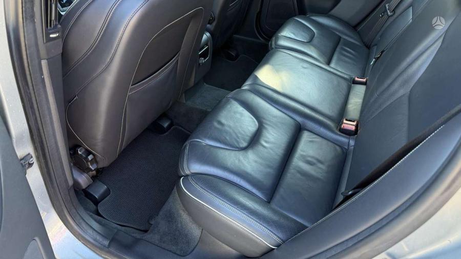 Pelēks Volvo XC60 2014 Ukmergė, ar dzinēja tilpumu 1.97 L un nobraukumu 380 tūkst. km par 8200 €, foto 19 vietnē AUTOMOTO.COM.LV
