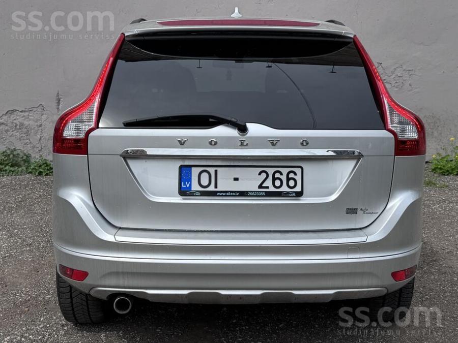 Grey Volvo XC60 2014 in Riga, with an engine capacity of 2.00 L and mileage of 204 thousand km for 8350 €, photo 5 on AUTOMOTO.COM.LV